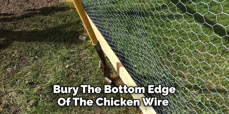 How to Build a Chicken Wire Fence | 11 Easy Guides (2025)